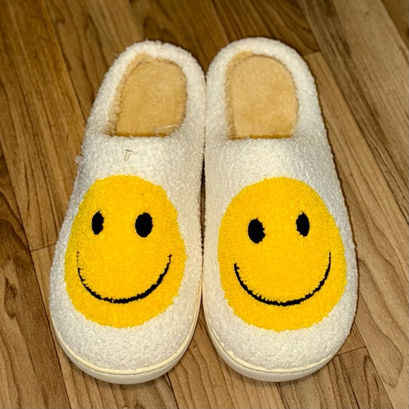 Shoes | Cozy White Slippers With Yellow Smiley Face 56 | Poshmark
